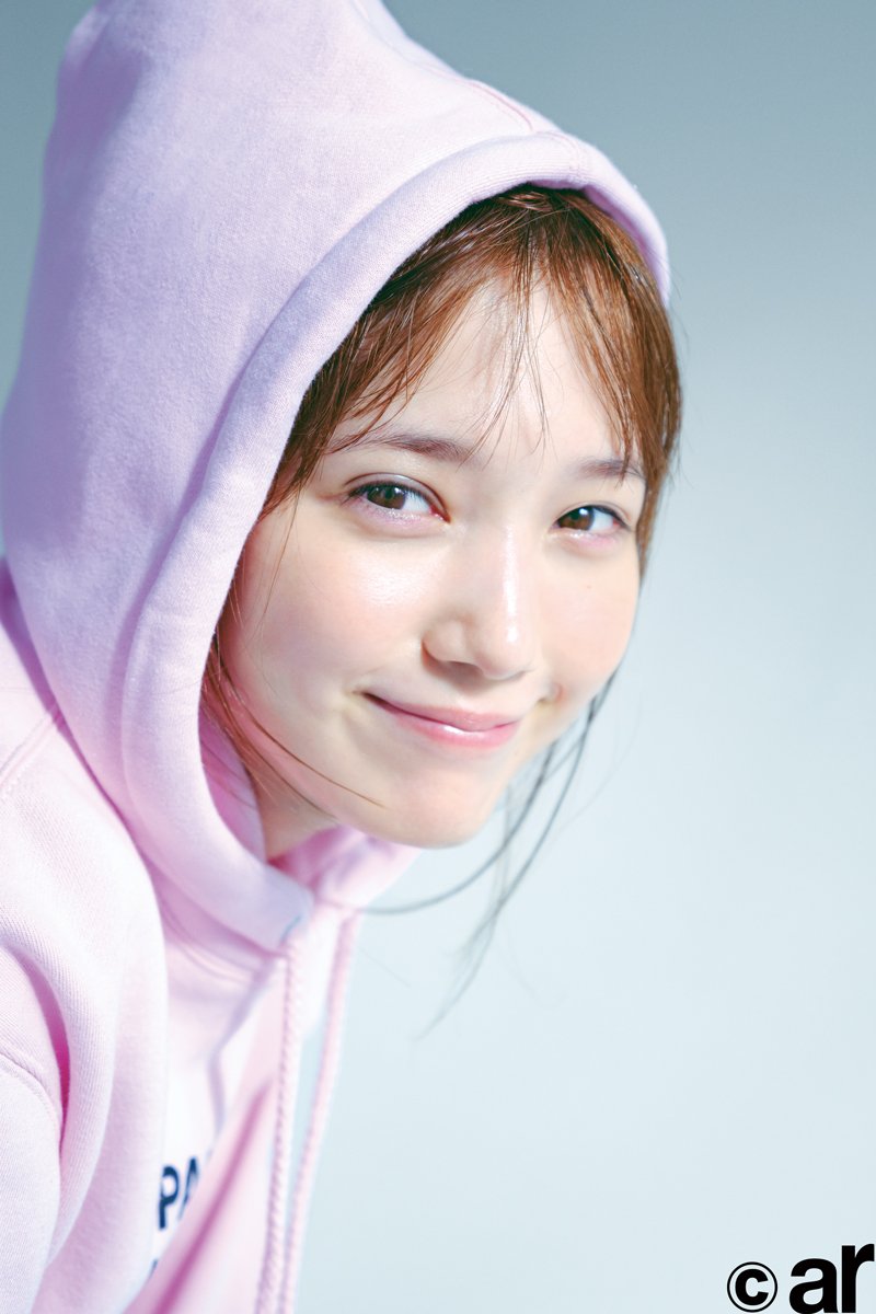 本田翼さんの愛用コスメ＆美容アイテム31選！イエベorブルベは気にする？コスメ愛や選び方＆ケア法も語る | arweb（アールウェブ）