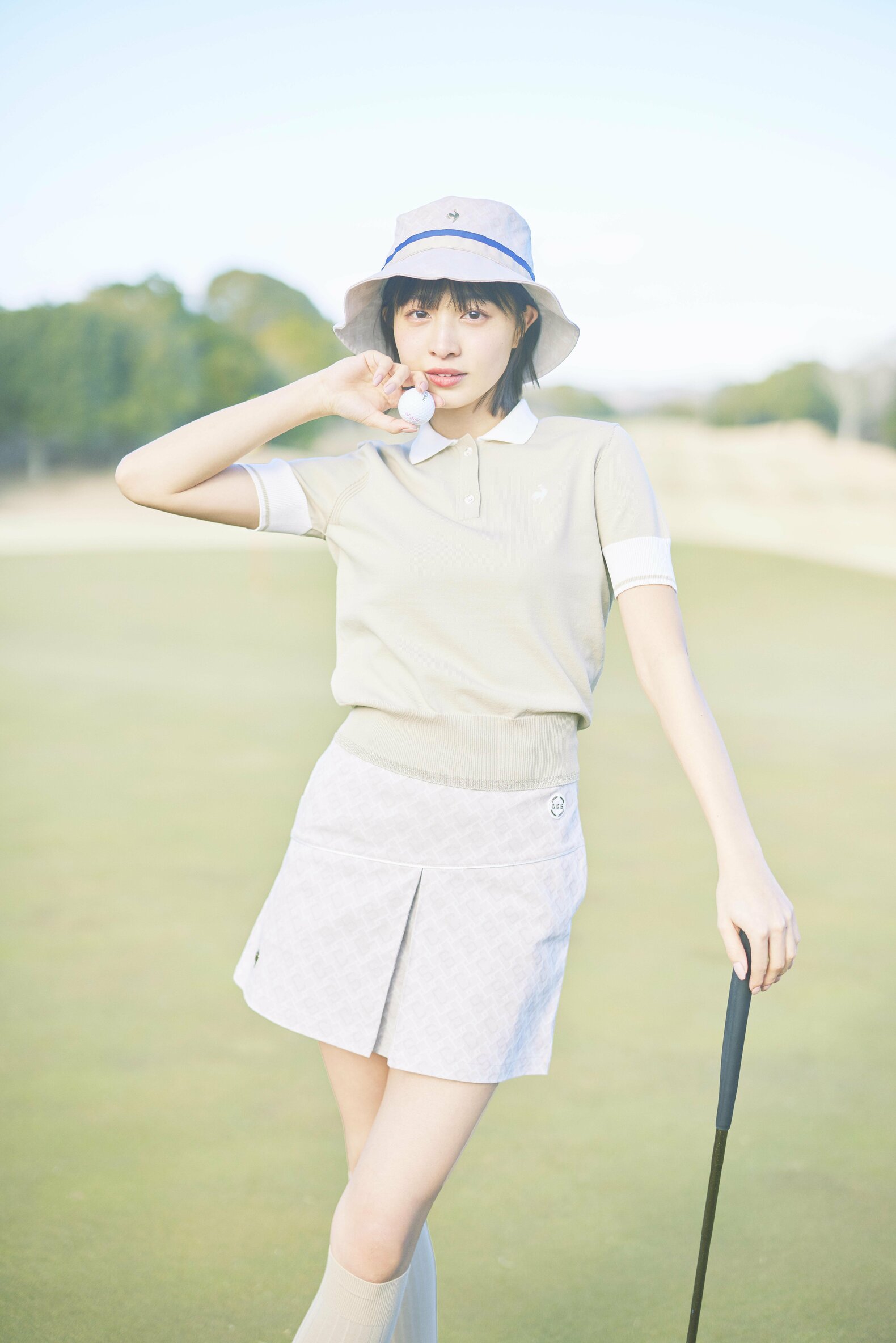 【画像・写真】 | 【ar golf】お付き合いのゴルフだって、かわいく楽しむ♡ 襟付きのベージュシャツで、きちんと見えとトレンド感の両方をゲット♡ | arweb（アールウェブ） | 大好き ...