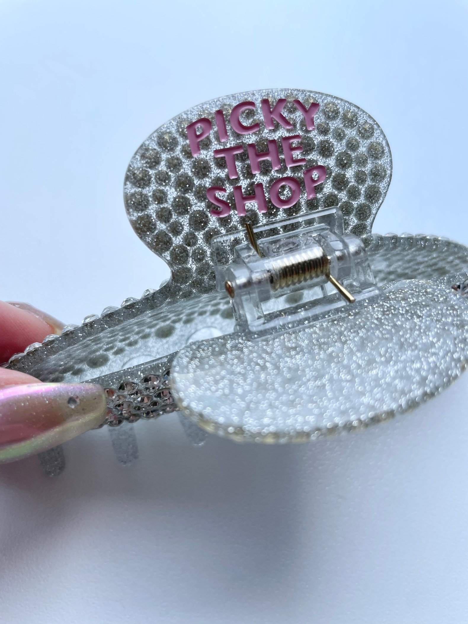 【画像・写真】 | 「一瞬で色気ムンッな雰囲気に♡」汗で崩れた髪を即垢抜けヘアにしてくれる最強映えヘアアクセ | arweb（アールウェブ） | 大好きな人にモテるための髪型・メイク ...