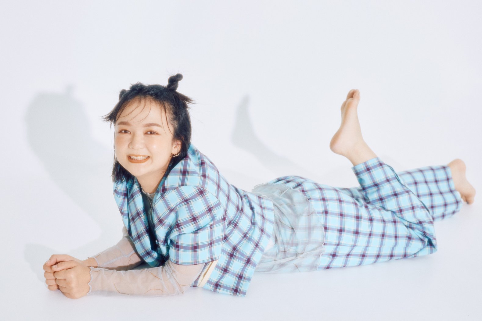 蛙亭イワクラ、透明感あふれる美女に大変身♡「私は女子から見たらあざといタイプかな(笑)」モテる男性を沼らせる方法って!? Arweb