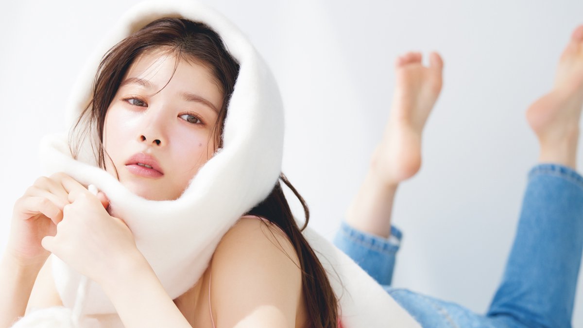 「じんわり色気を感じる肌に♡」馬場ふみかとナビゲートする【えっちみスキントーンカラーメイク】HOW TO | arweb（アールウェブ）