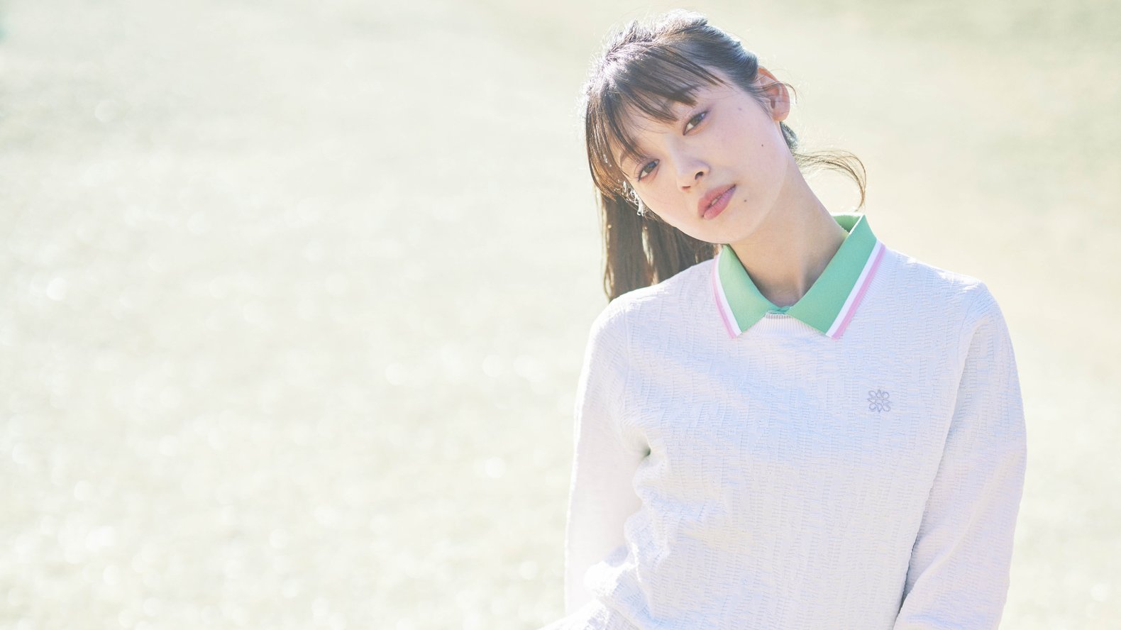 【ar golf】顔色がぱっと華やかに♡ ゴルフコーデに使えるアイボリーのジャガードニットでスタイルも顔も盛る♡ | arweb（アールウェブ）