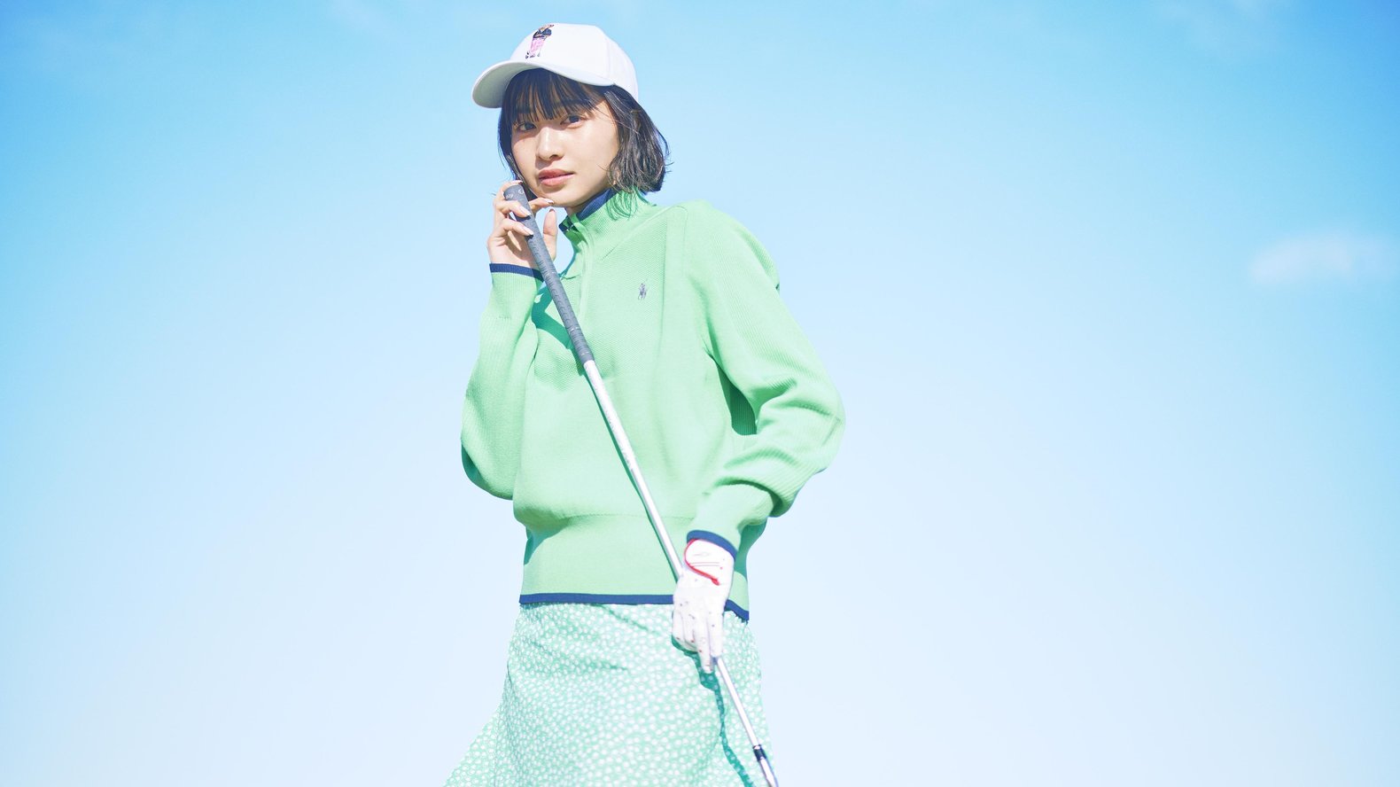 【ar golf】ビビッドカラーなのにお上品♡ トレンドのハーフジップニットで作る顔映えコーデ♡ | arweb（アールウェブ）