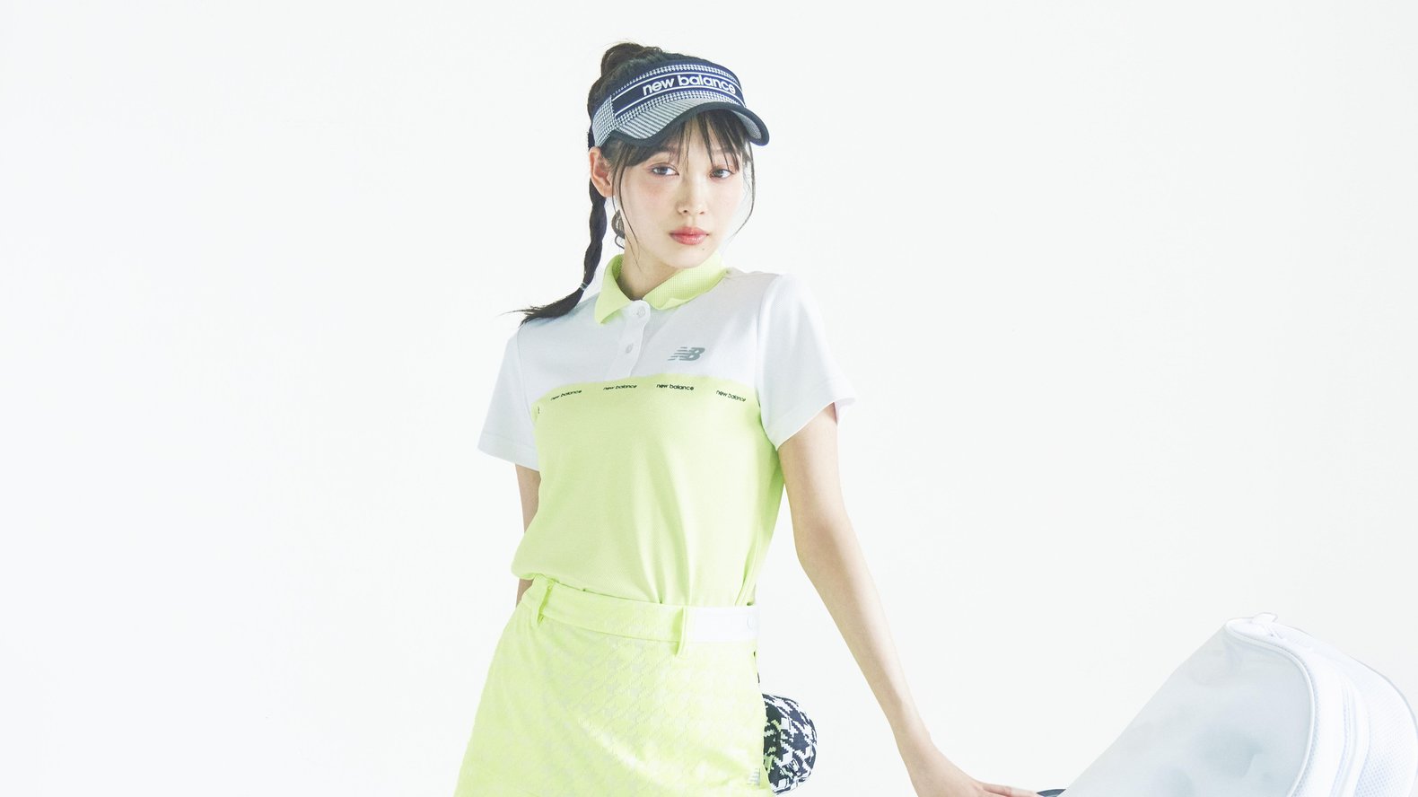 【ar golf】「顔色悪くて盛れないかも…」を解消♡ ネオンイエローのシャツで作る即映えコーデ | arweb（アールウェブ）