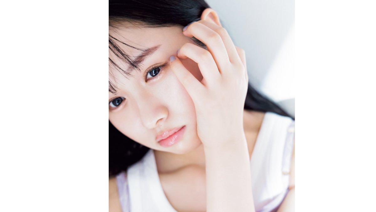 日向坂46・上村ひなのに大接近！「気づいたら保湿を習慣に」ちゅるぴかお肌の秘訣って？気になるスキンケアやベースメイク術をお届け♡ | arweb（アールウェブ）