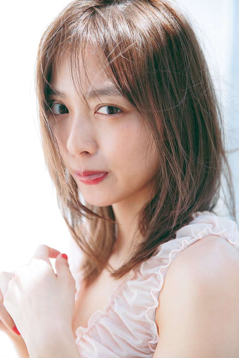 内田理央、舌ぺろショットが可愛すぎ♡ 20代ラスト!色気について語る Arweb(アールウェブ)