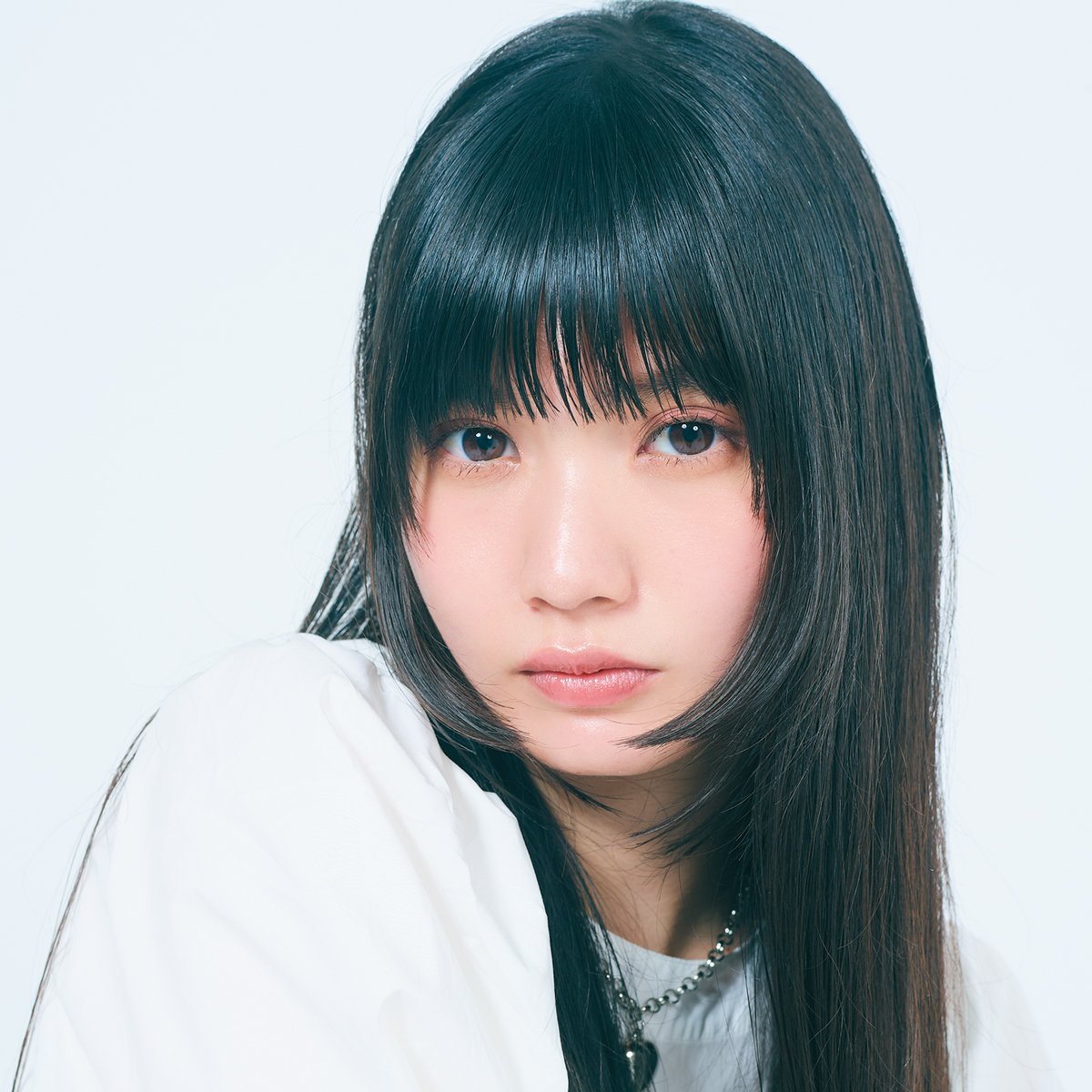 【ロング】TWICE・MOMO（モモ）がお手本！あか抜けも小顔も叶えるツヤ髪姫カット | arweb（アールウェブ）