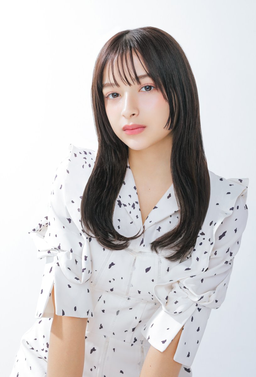 暗髪なのにオシャレなのはなぜ？“オイルの使い方”に分かれ道が！透明感をキープするMyルールをモデルが回答 | arweb（アールウェブ）